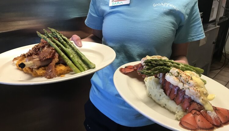 Snapperz Grill & Steam Bar - Seafood & Steak Restaurant in Emerald Isle