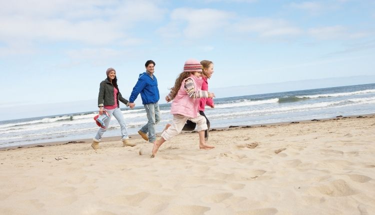 6 Tips for Planning a Family Beach Vacation During the Holidays