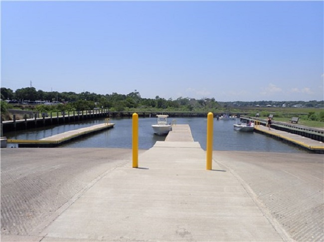 Emerald Isle Public Boat Ramp - Launch Ramps, Picnic Area and More